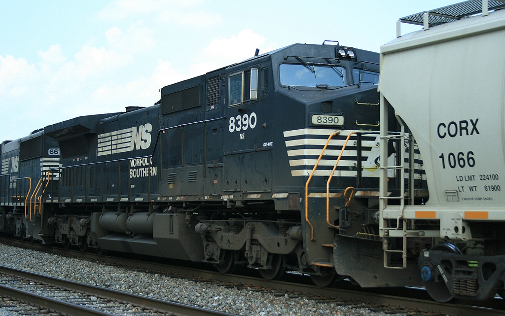 NS 8390